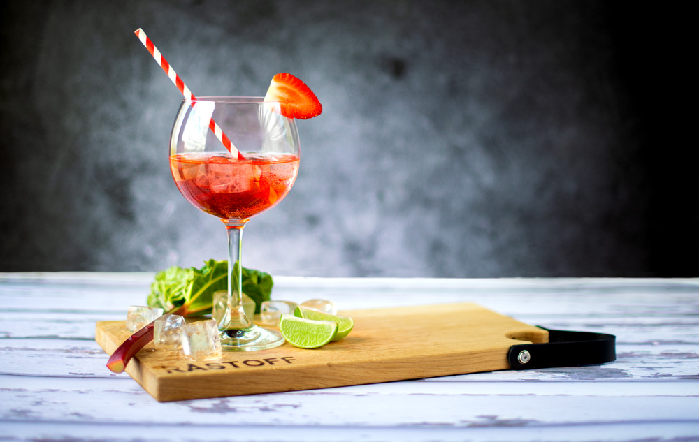 Strawberry Spritz - Drink & Drinksopskrift - Råstoff